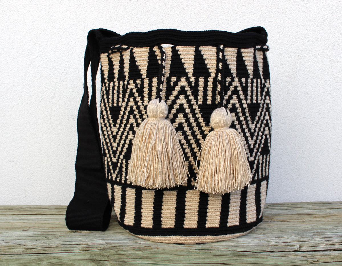 Ines Bag Black – Chila Colombina